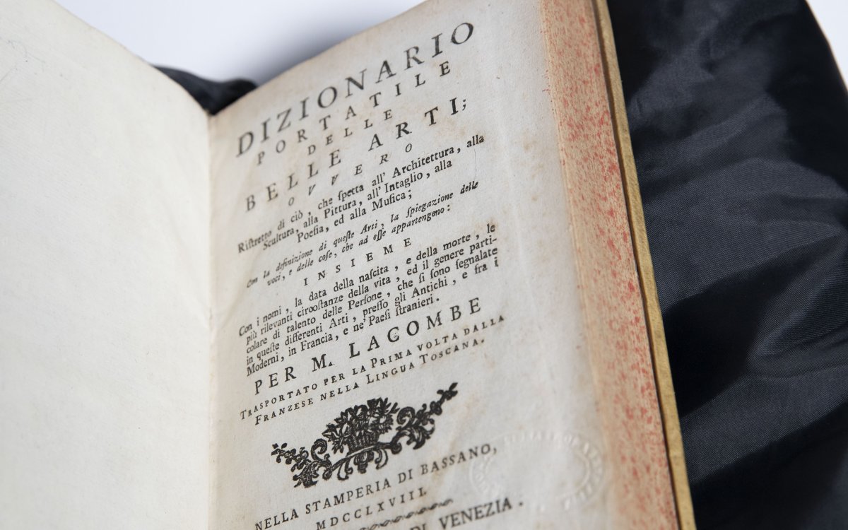 Rare dictionaries at the Library | National Library of Australia (NLA)