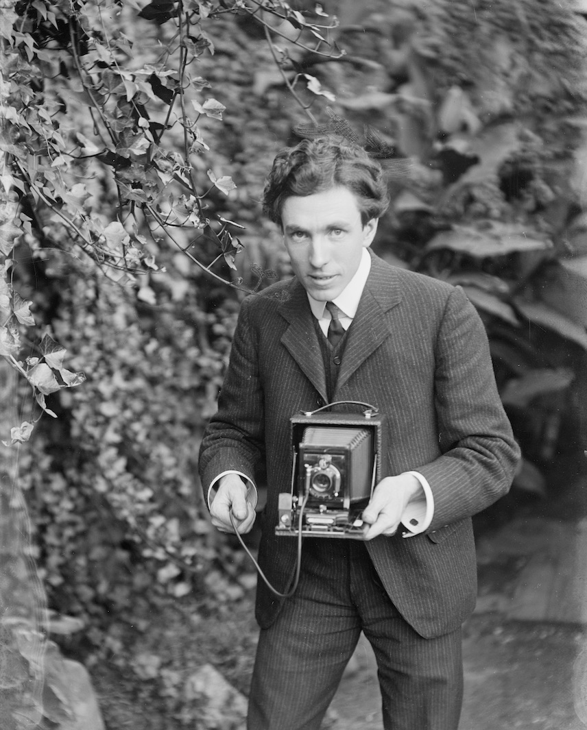 Photographers | National Library of Australia (NLA)